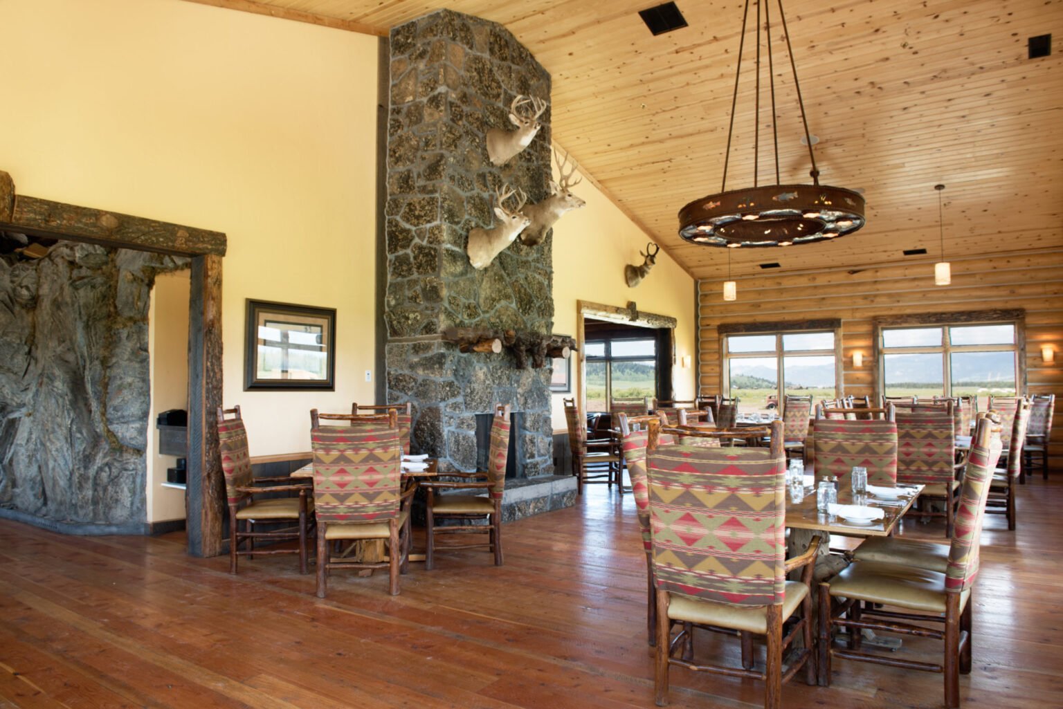 Dining at the Bar N Ranch - West Yellowstone Restaurant | Bar N Ranch